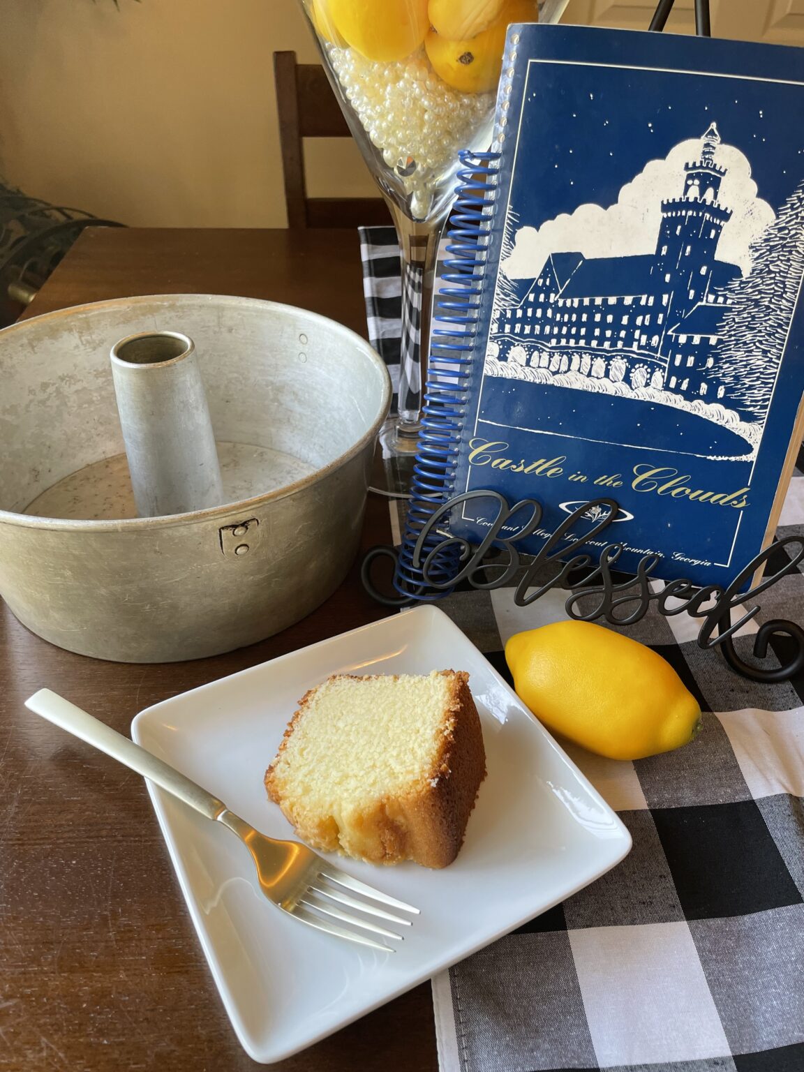 How to Keep Pound Cake Moist: Baking Tips That Work - KMarie Kitchen