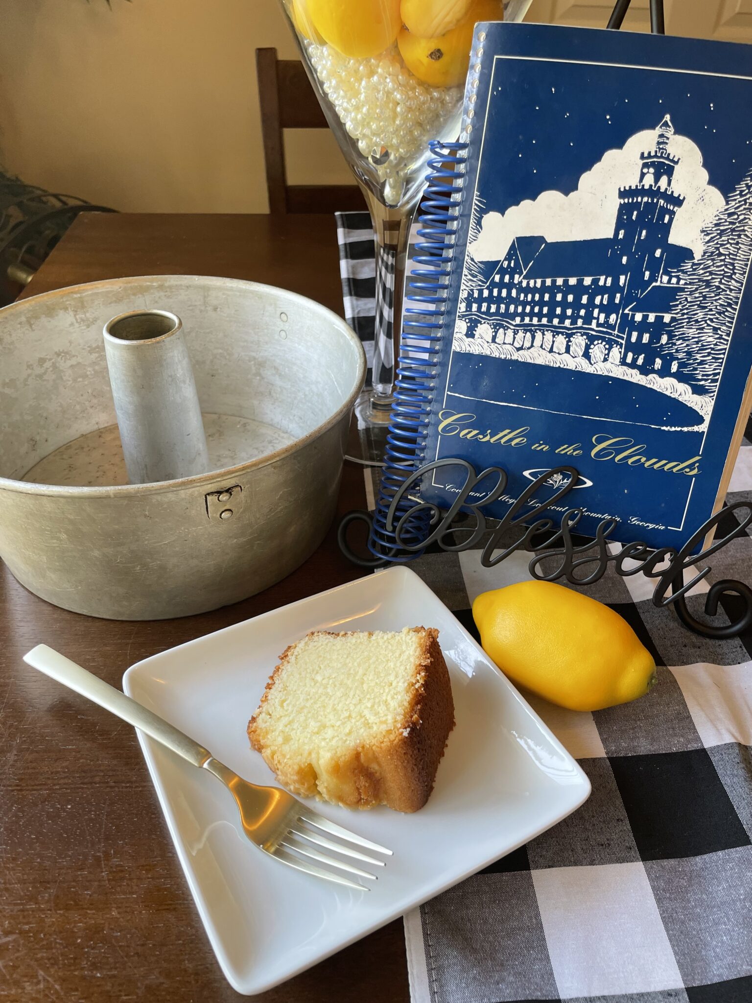 How to Keep Pound Cake Moist: Baking Tips That Work - KMarie Kitchen